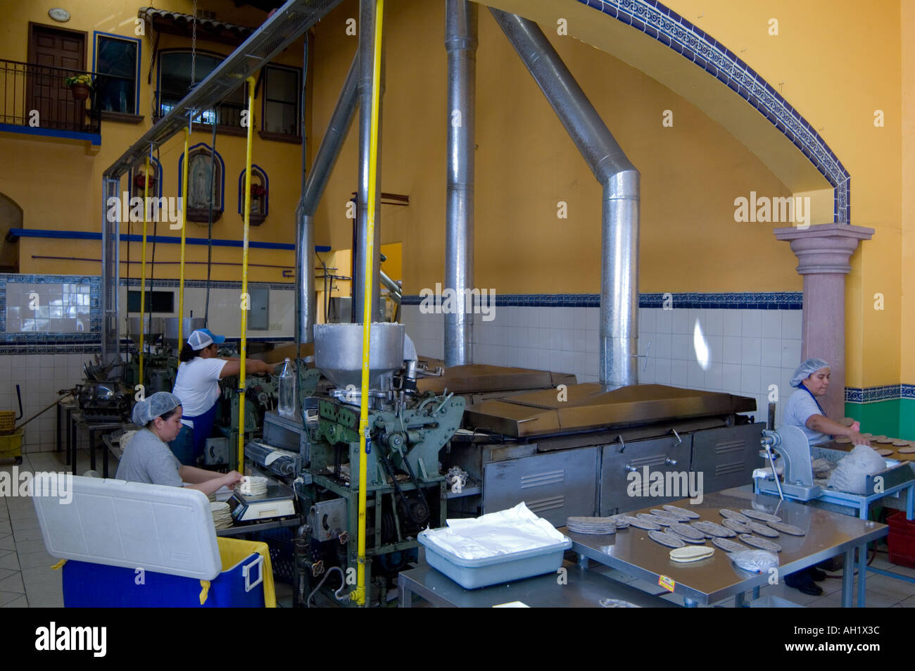 Tortilla factory mexico hi-res stock photography and images - Alamy