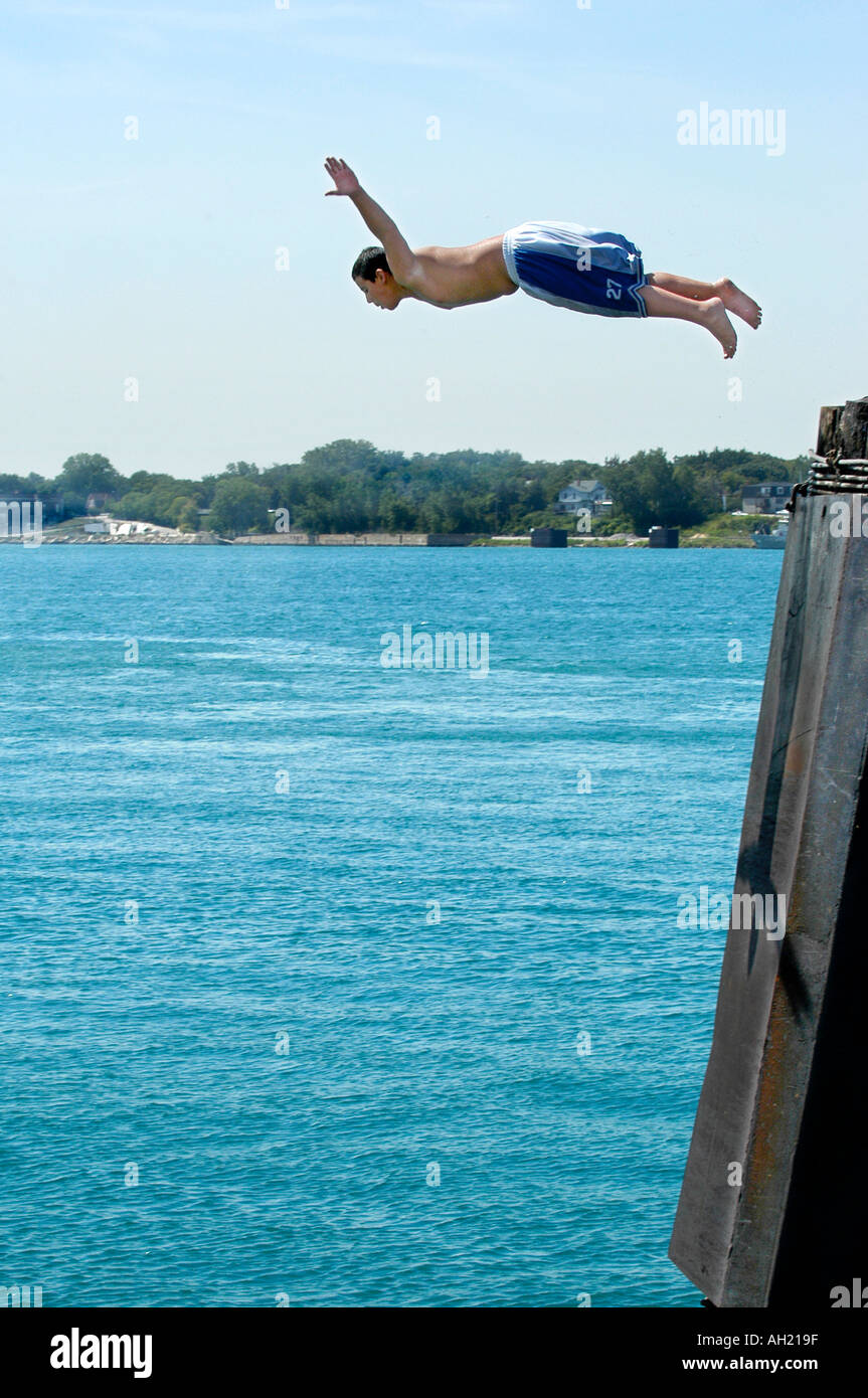 Dangerous dives hi-res stock photography and images - Alamy