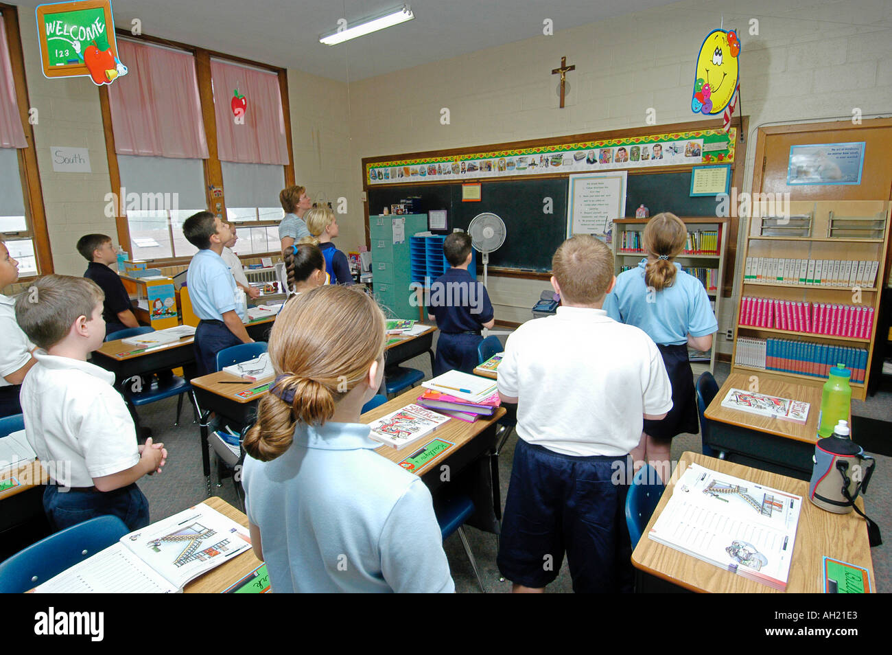 Children praying school catholic hi-res stock photography and images ...