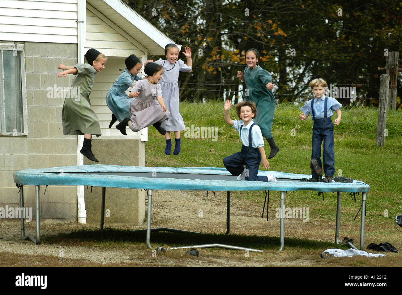 Amish Children Play on Trampoline Stock Photo: 1122833 - Alamy Amish Children Play on Trampoline Stock Photo: 1122833 - Alamy
