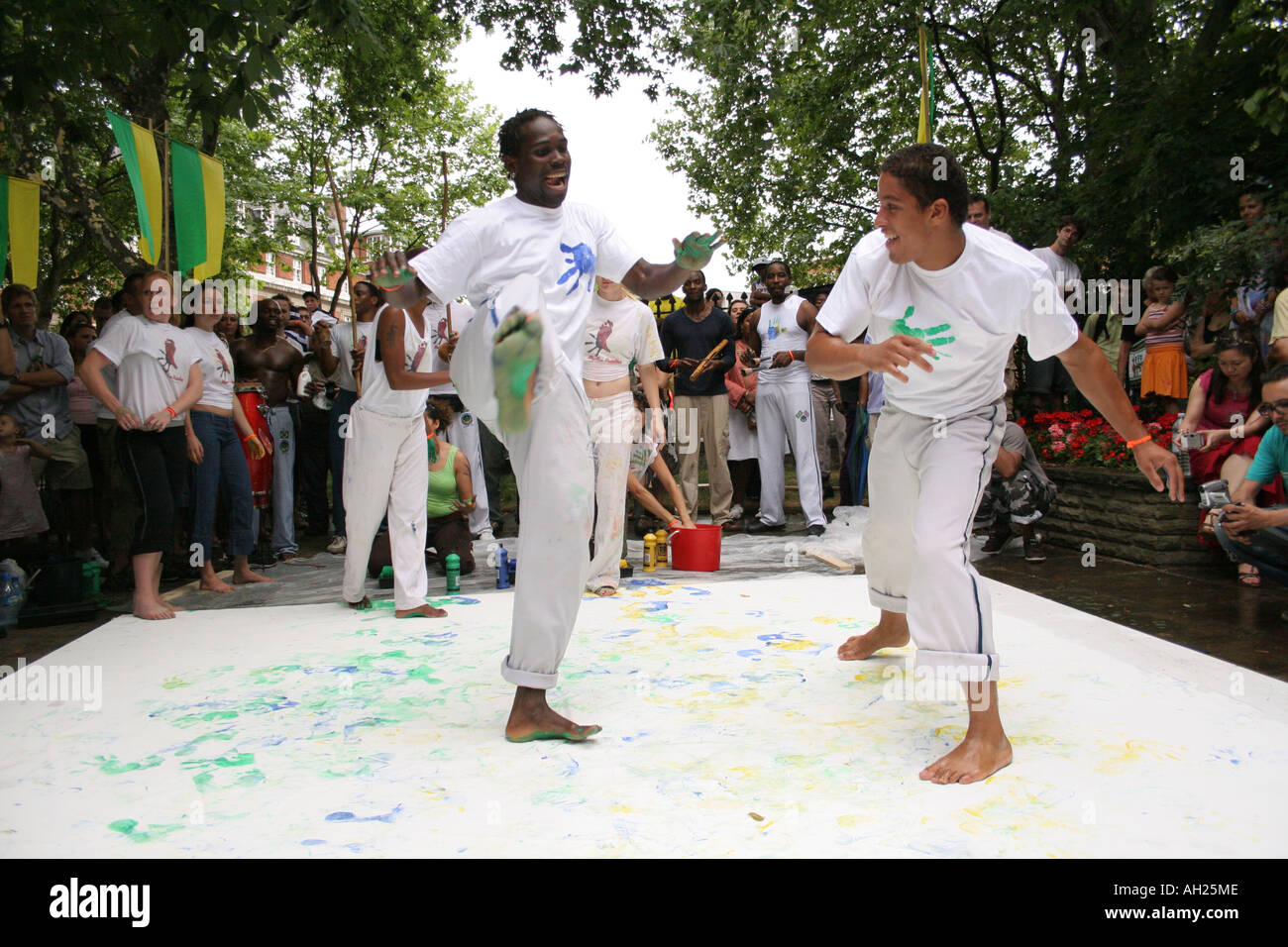 Capoeira traditional Brazilian Martial arts started by slaves 400 years ...