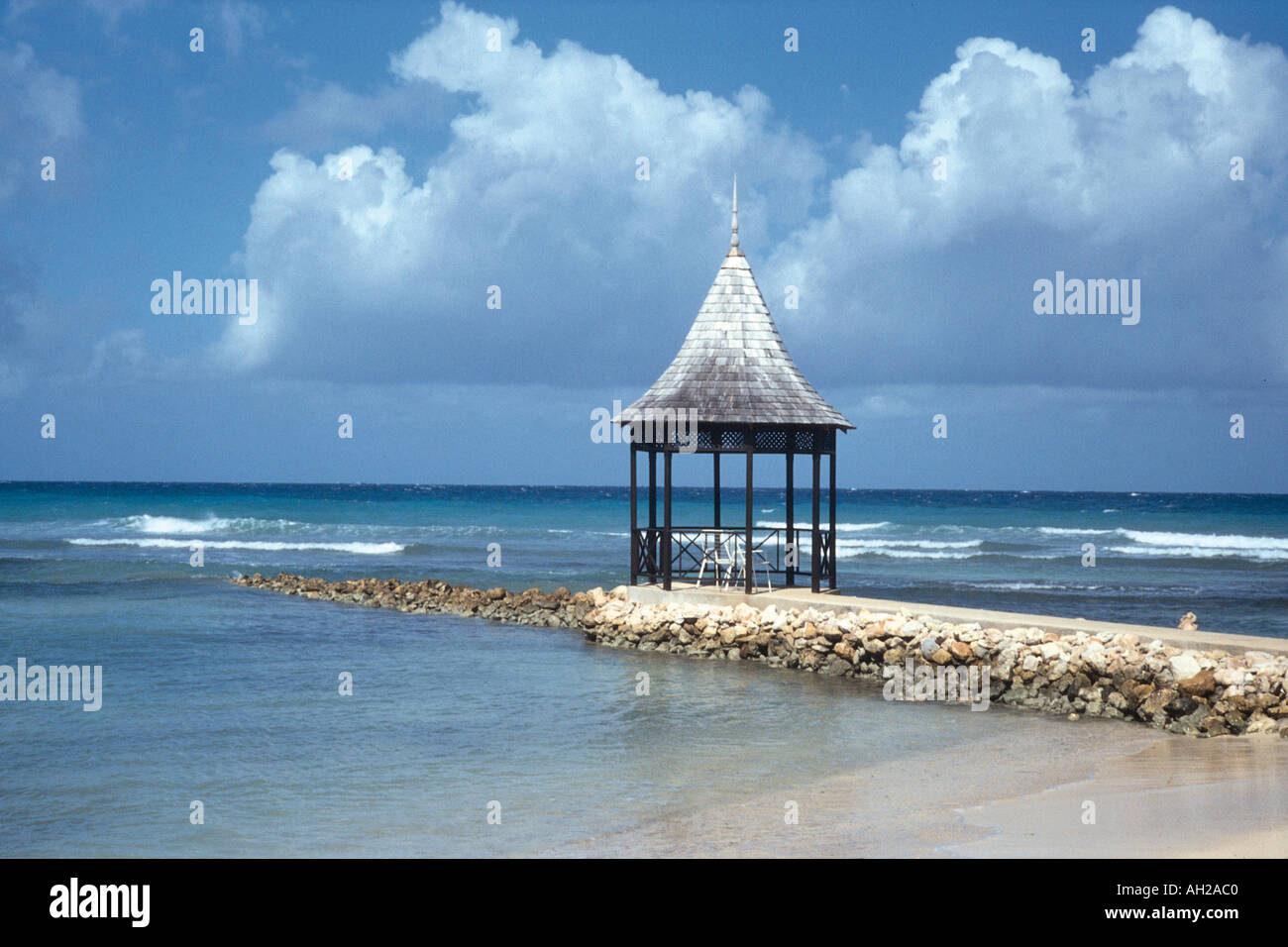 Half moon resort and jamaica hi-res stock photography and images - Alamy