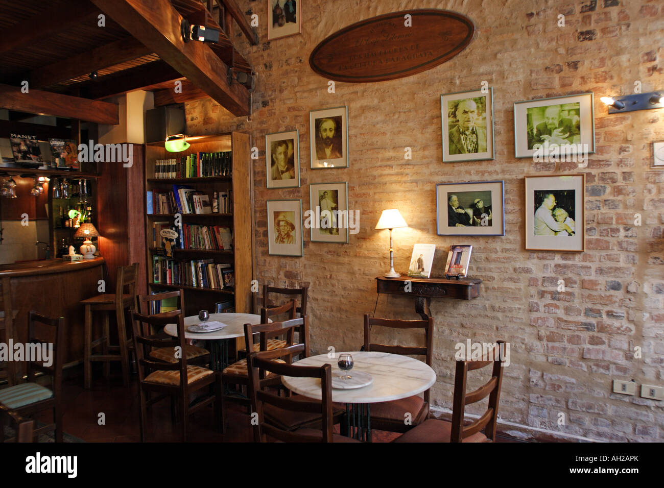 Cafe literario literario hi-res stock photography and images - Alamy