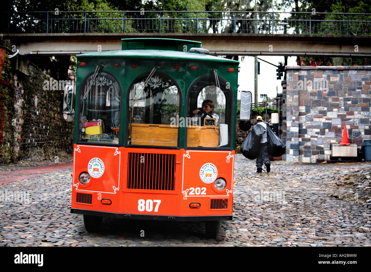 old town trolley savannah georgia Stock Photo - Alamy
