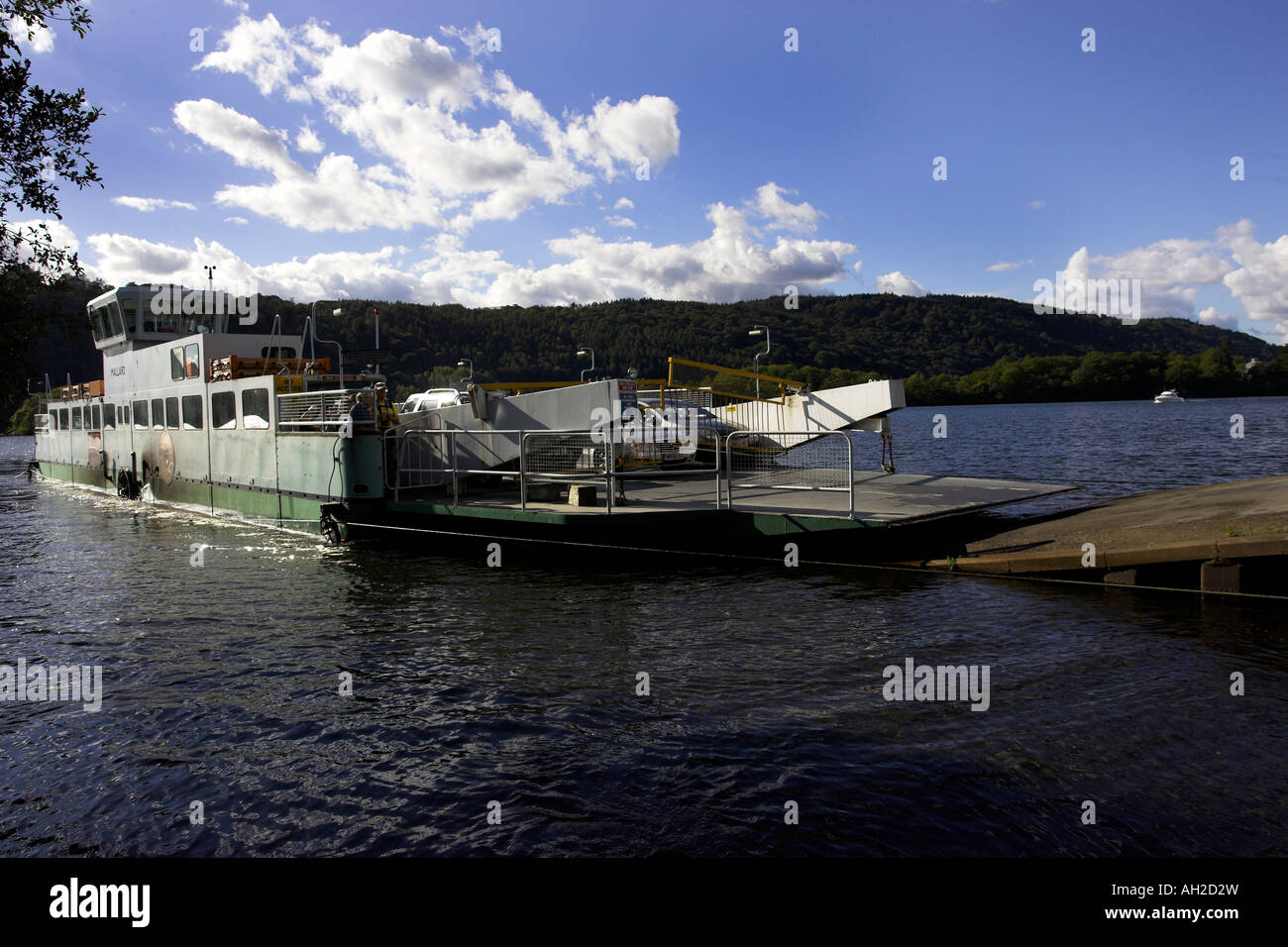 THE LAKE DISTRICT NATIONAL PARK Car and passenger ferry on Lake ...