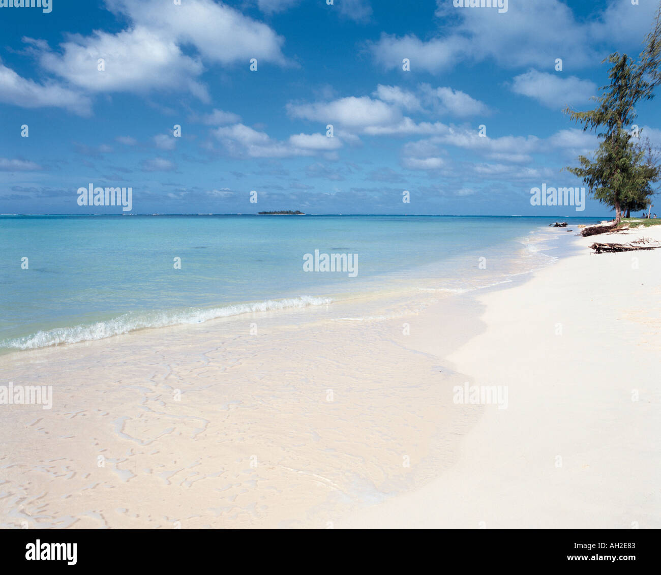 Micro beach saipan blue sky hi-res stock photography and images - Alamy