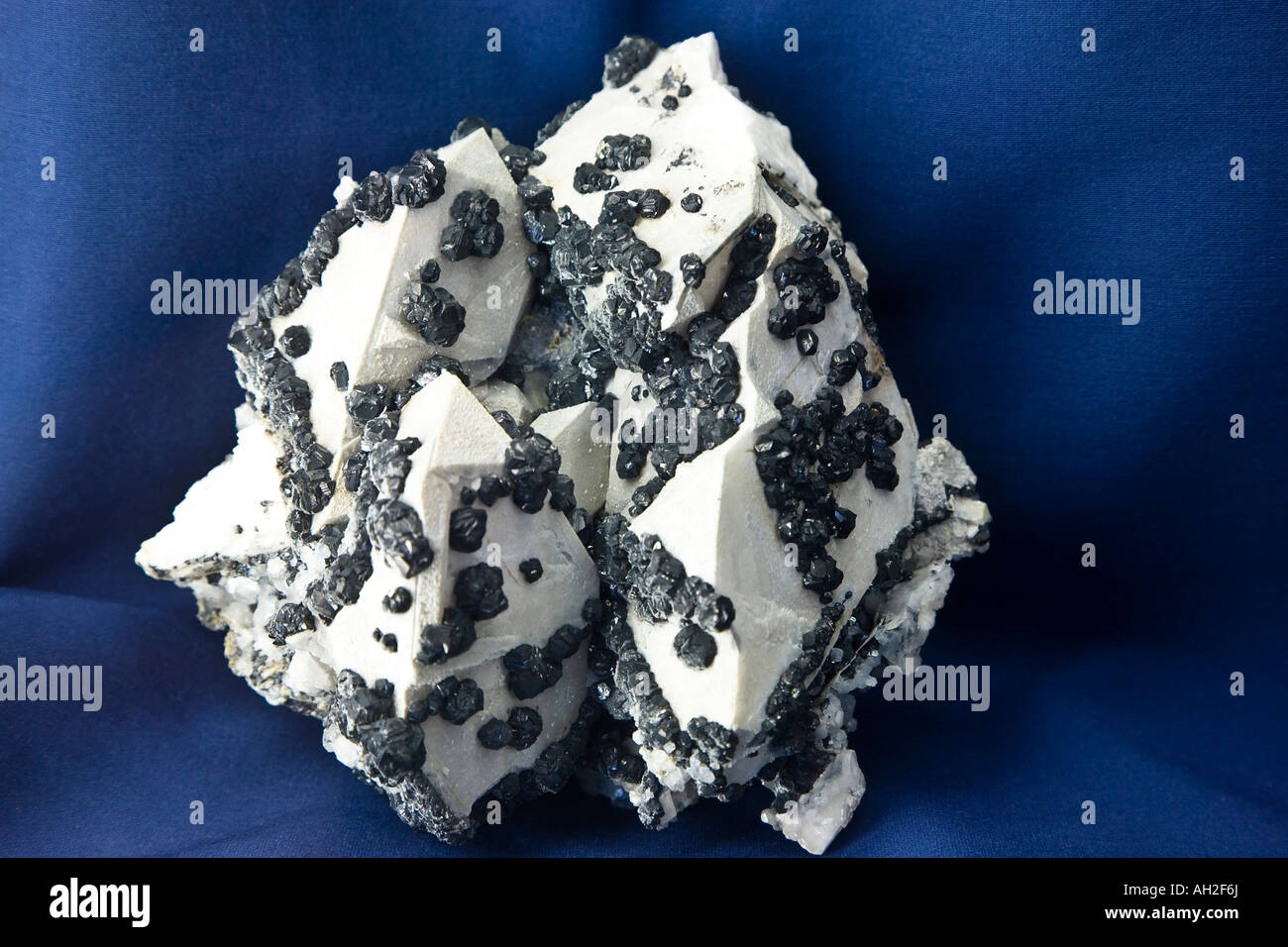 Dolomite Mineral High Resolution Stock Photography and Images - Alamy
