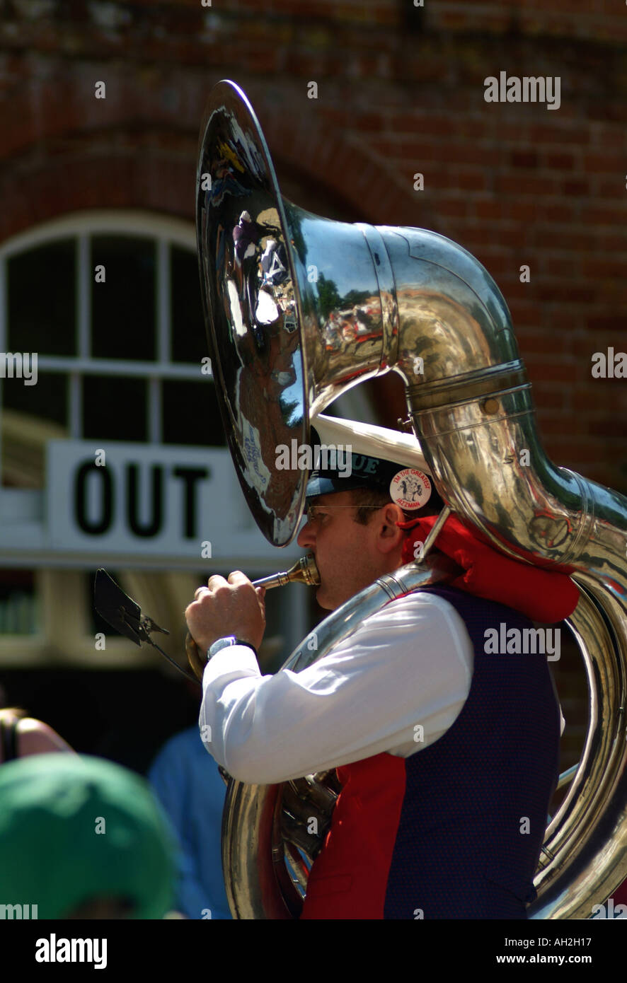 Tubular brass hi-res stock photography and images - Alamy