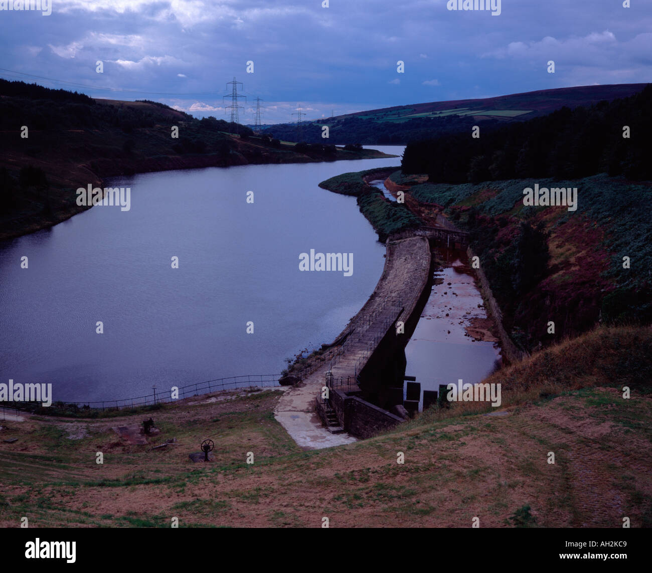 Ladybower reservoir drought hi-res stock photography and images - Alamy