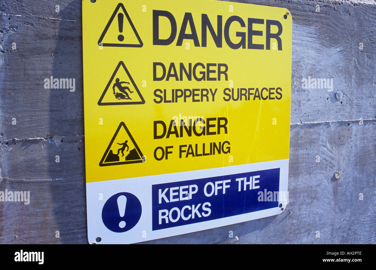 Danger keep off rocks hi-res stock photography and images - Alamy