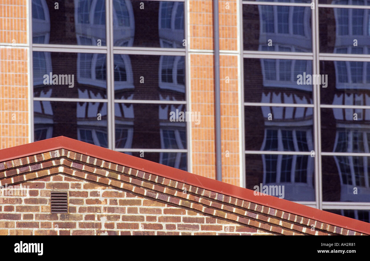 Office buildings with windows hi-res stock photography and images - Alamy