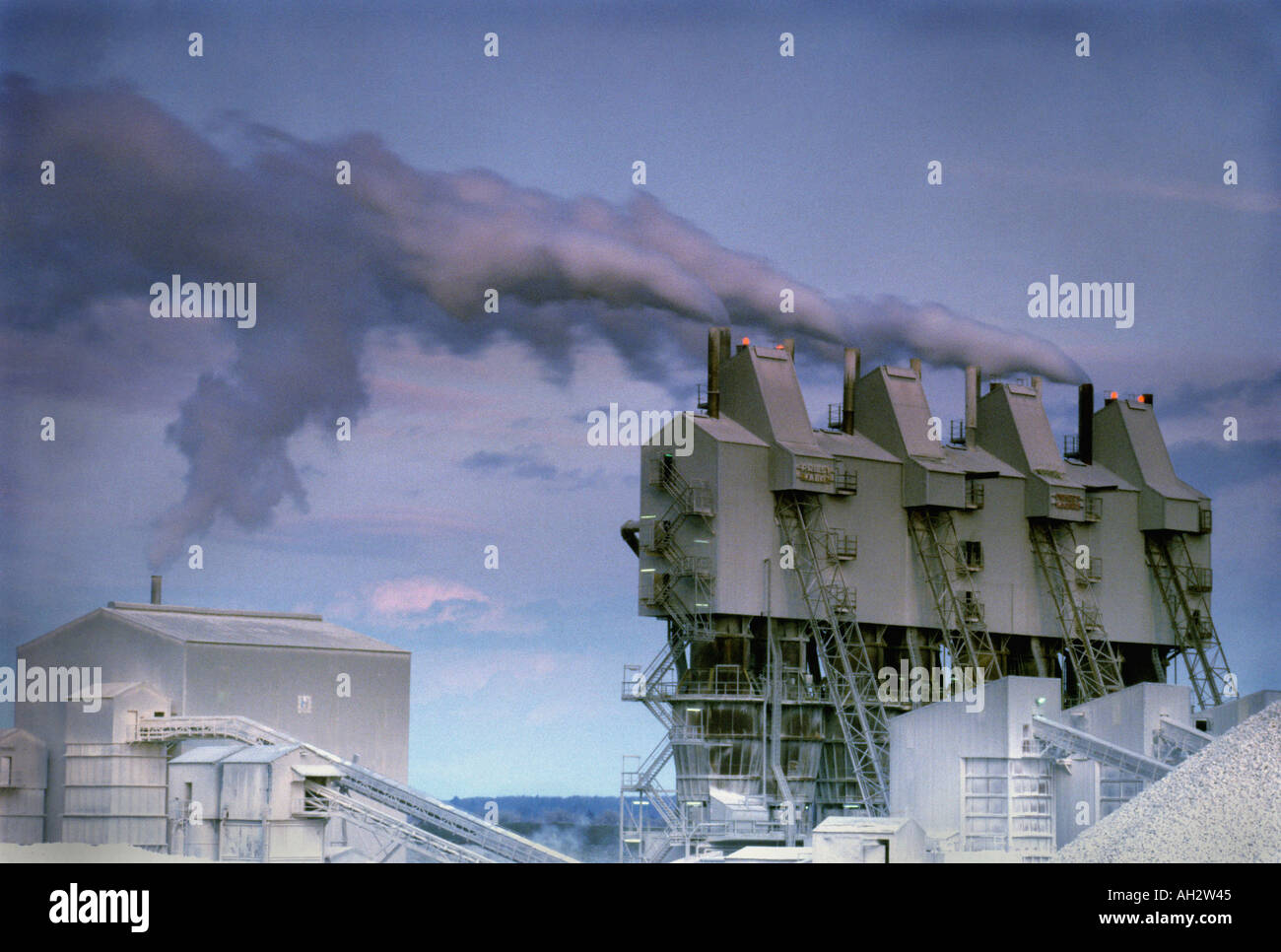White limestone quarry hi-res stock photography and images - Alamy