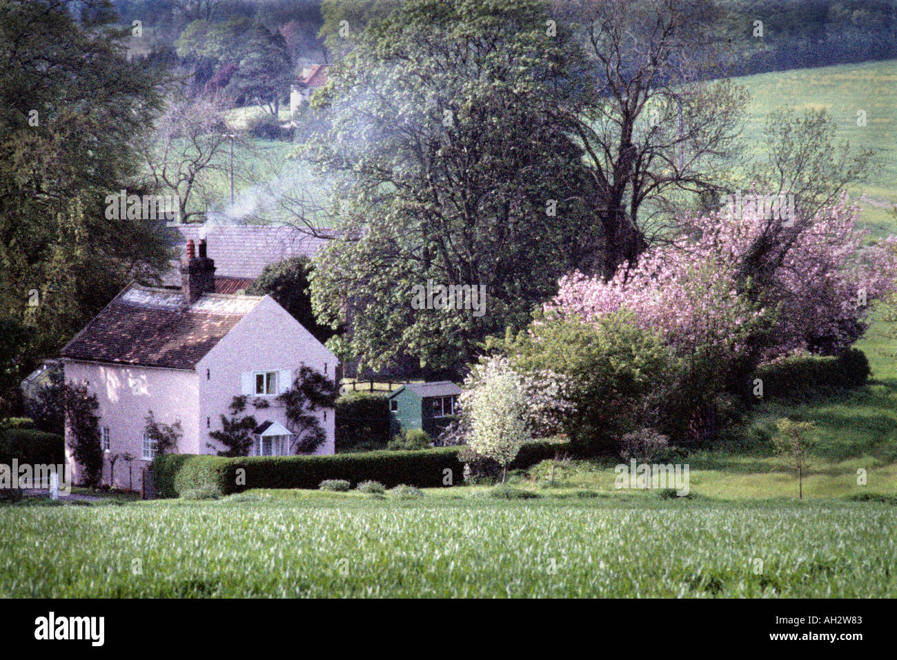 English country cottage farm hi-res stock photography and images - Alamy