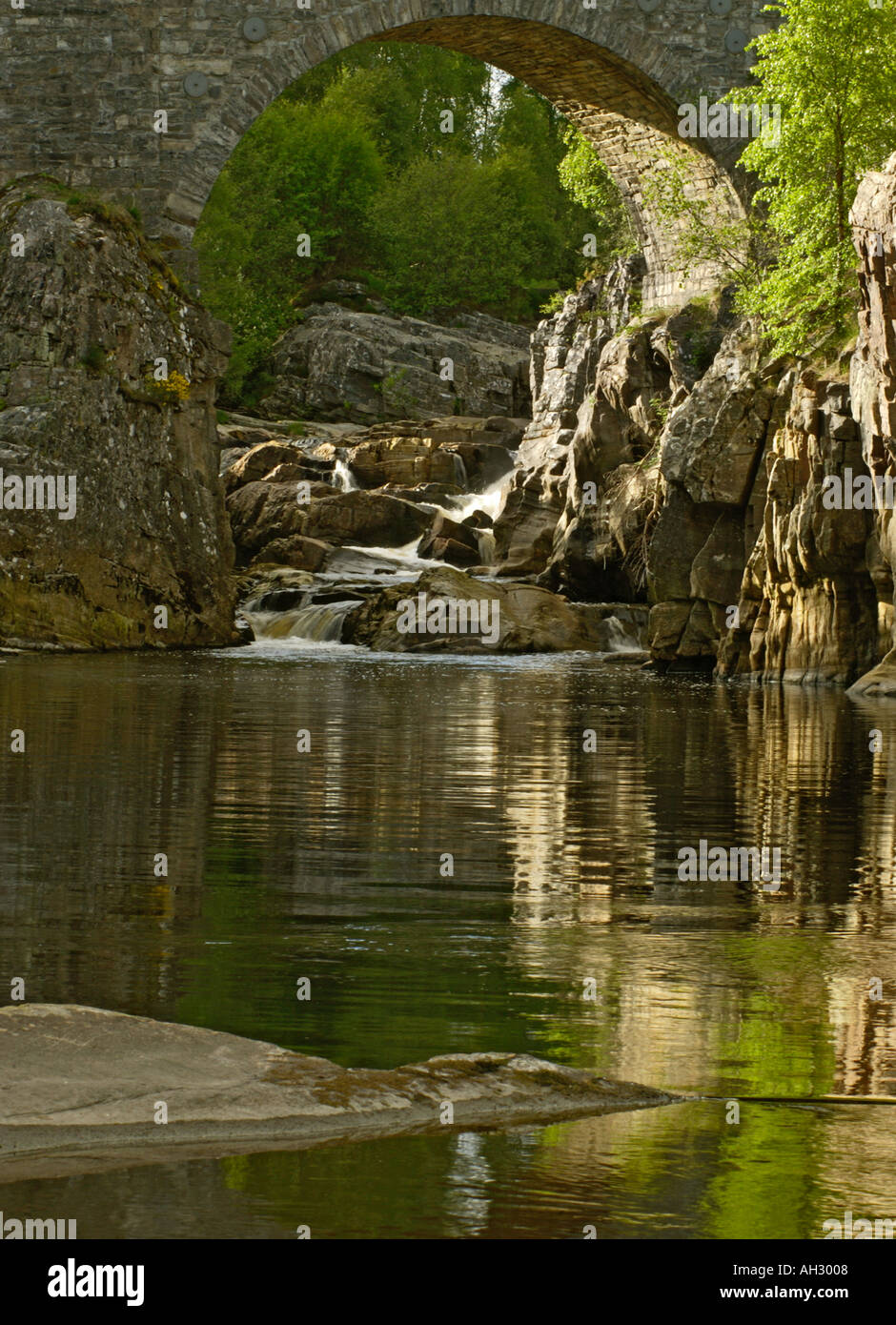 The silver bridge hi-res stock photography and images - Alamy