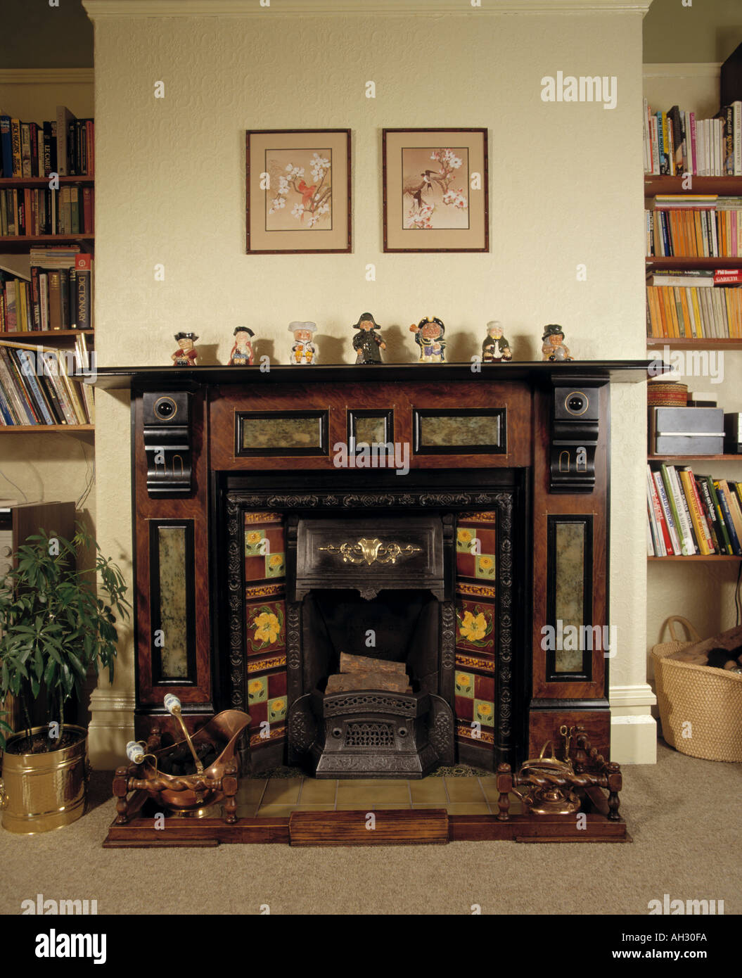 Victorian fireplace hi-res stock photography and images - Alamy