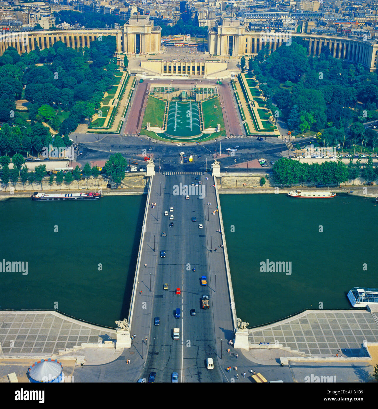 Paris scenic view hi-res stock photography and images - Alamy
