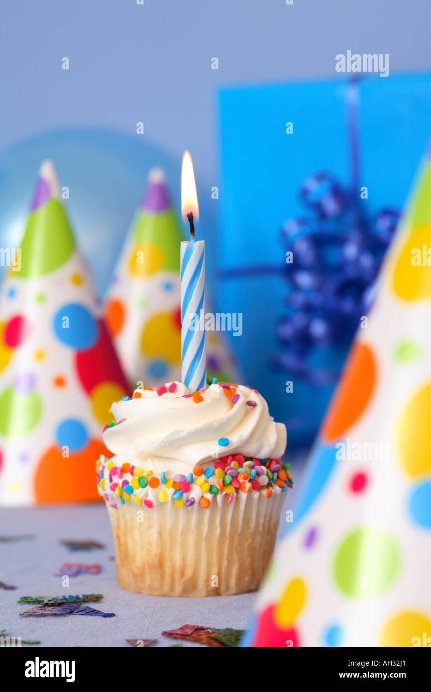 Birthday party items hi-res stock photography and images - Alamy