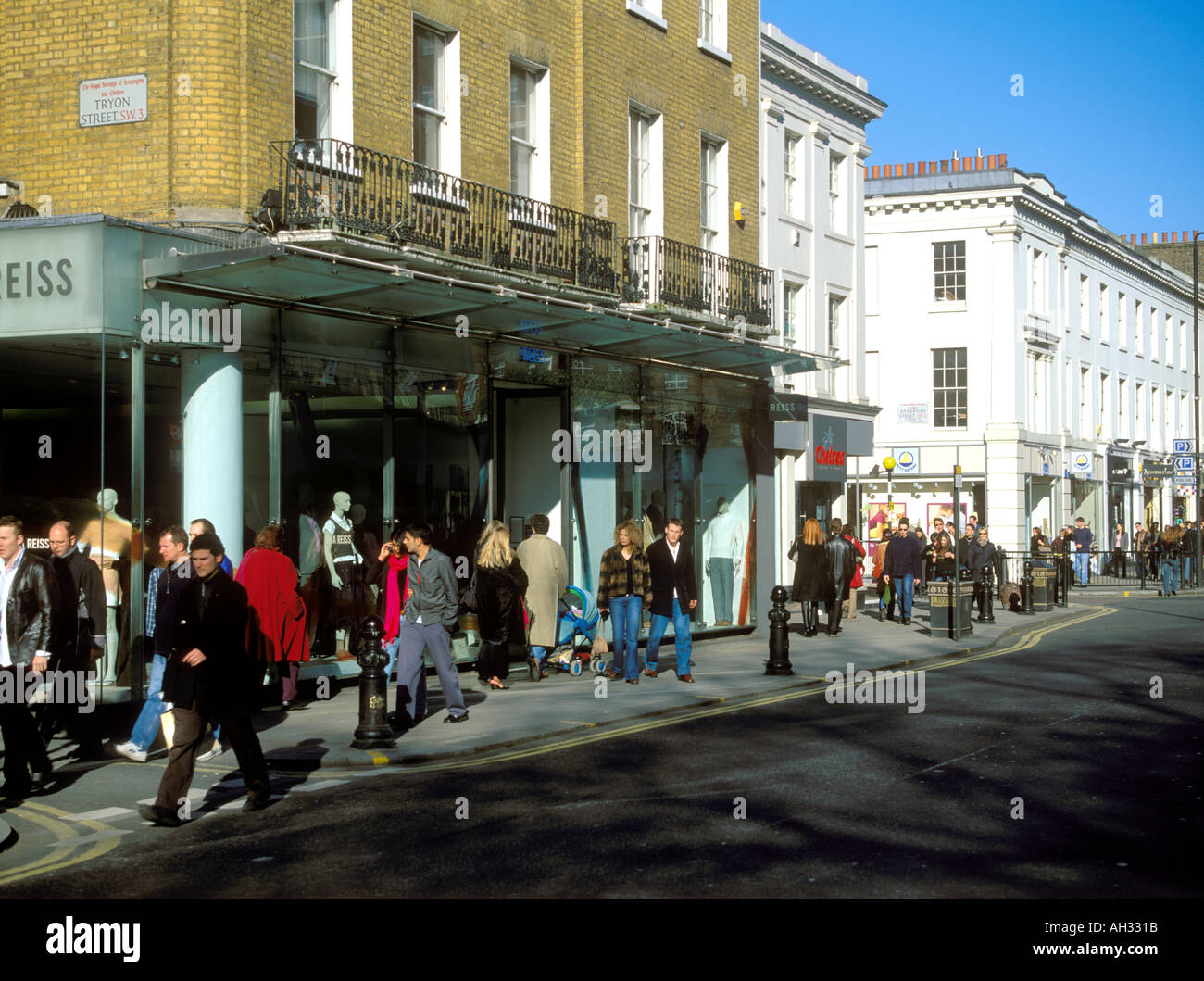 Chelsea london shopping hi-res stock photography and images - Alamy