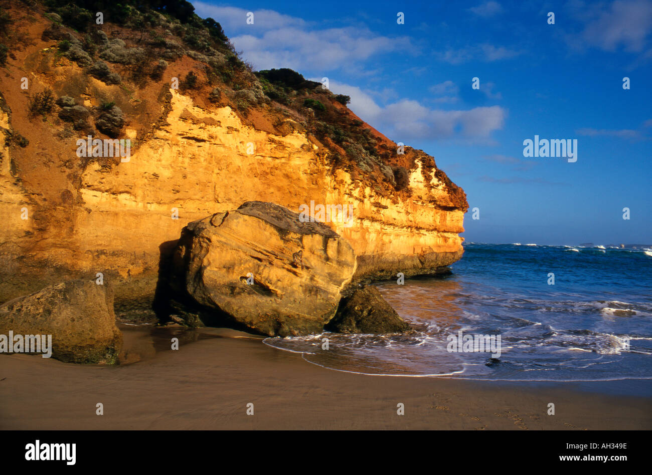 Rock at ocean shore, Australia Stock Photo - Alamy