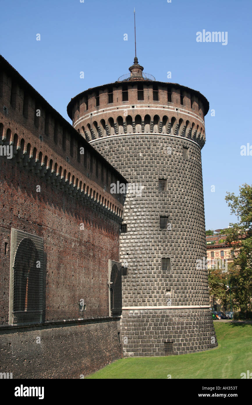 Round corner tower hi-res stock photography and images - Alamy