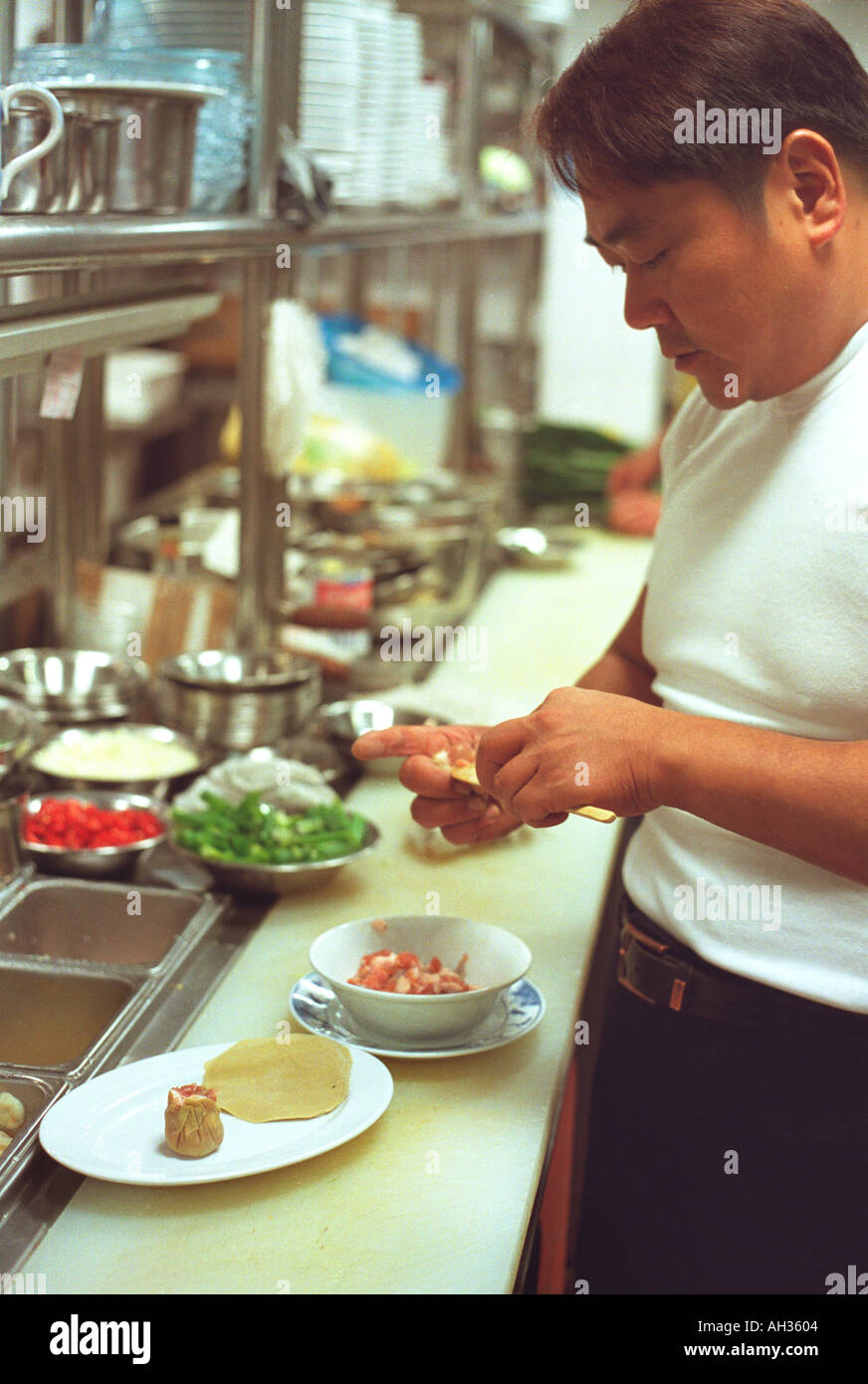 Chinese chef making dim sum Stock Photo - Alamy