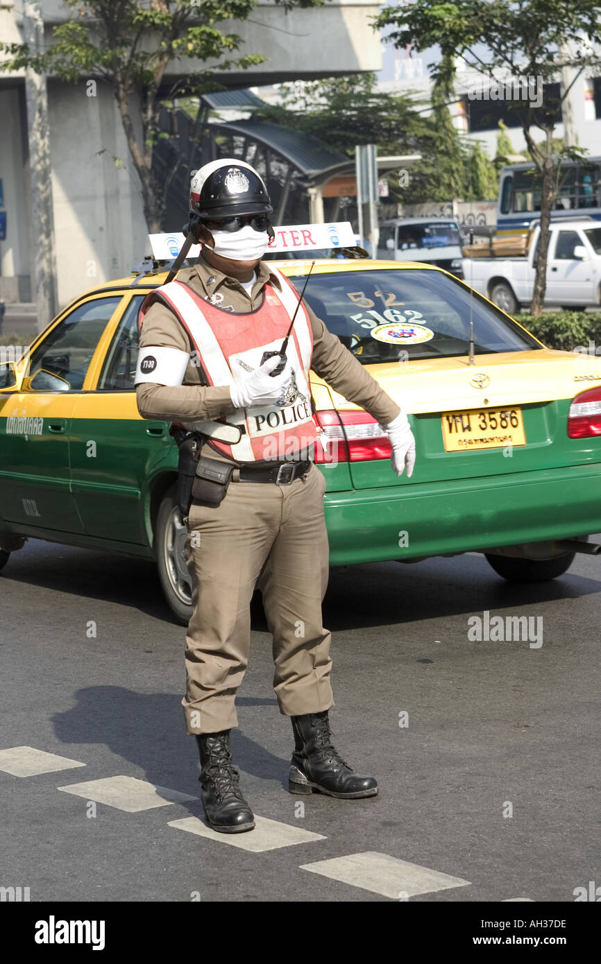 Bangkok cop hi-res stock photography and images - Alamy