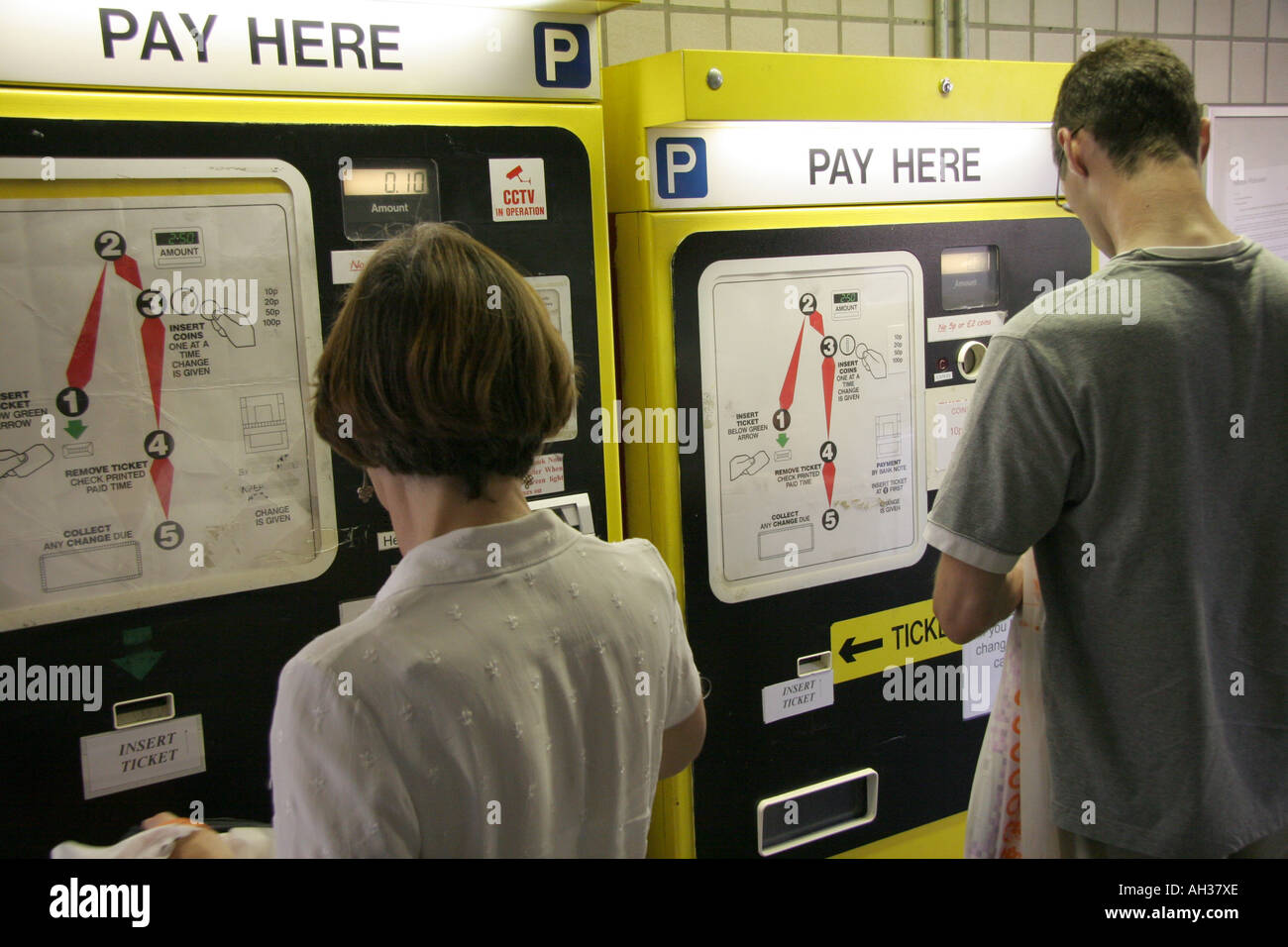 Ticket and change hi-res stock photography and images - Alamy