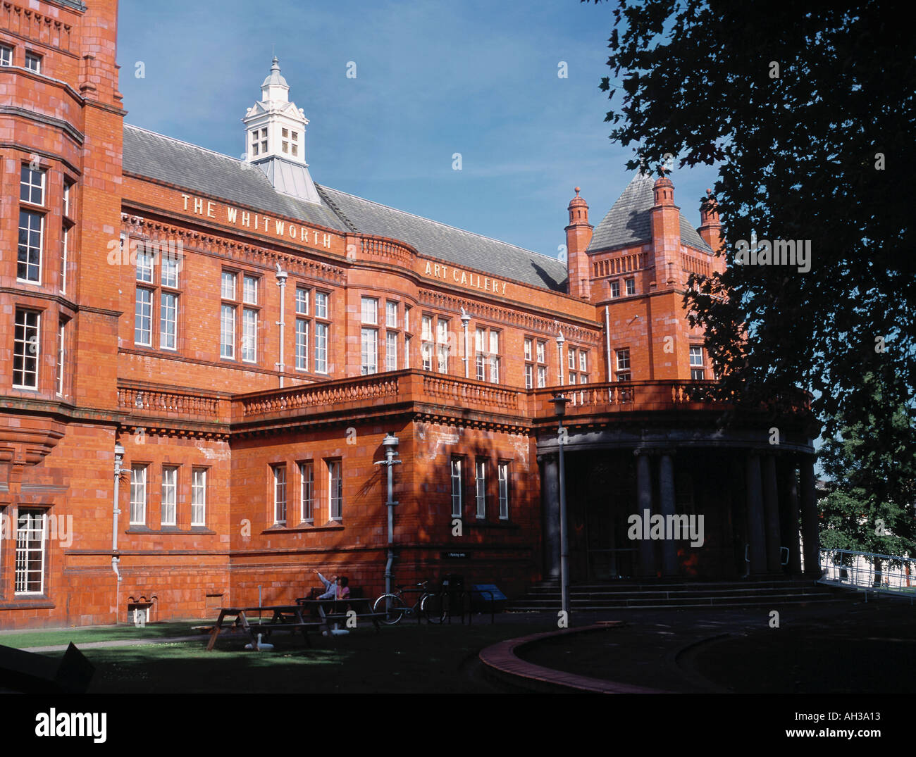 Manchester the whitworth art gallery hi-res stock photography and ...