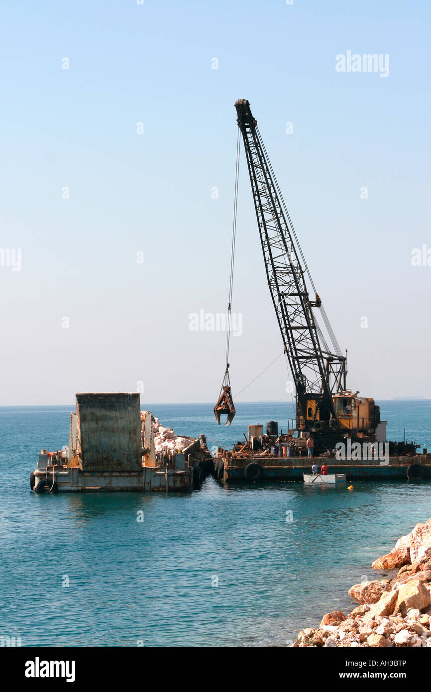 Unloading barge hi-res stock photography and images - Alamy