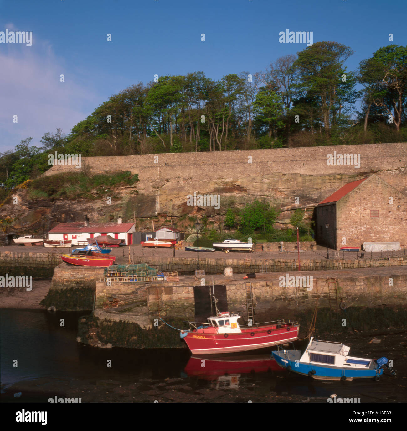 Boats at Dysart harbour Fife Scotland Stock Photo - Alamy