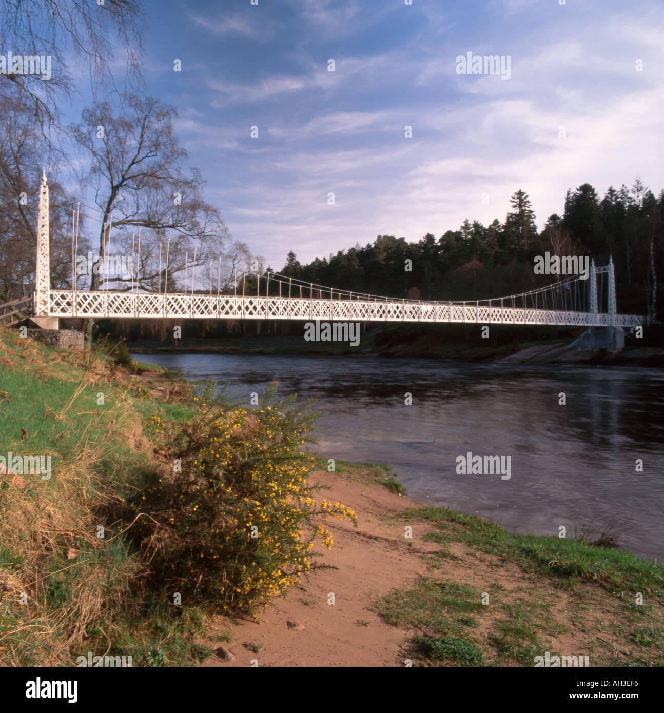 Cambus o may suspension bridge hi-res stock photography and images - Alamy