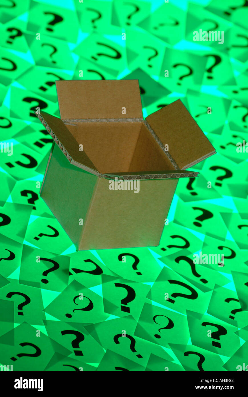 Thinking outside the box Stock Photo - Alamy