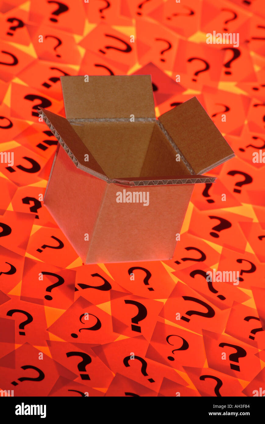 Thinking outside the box Stock Photo - Alamy