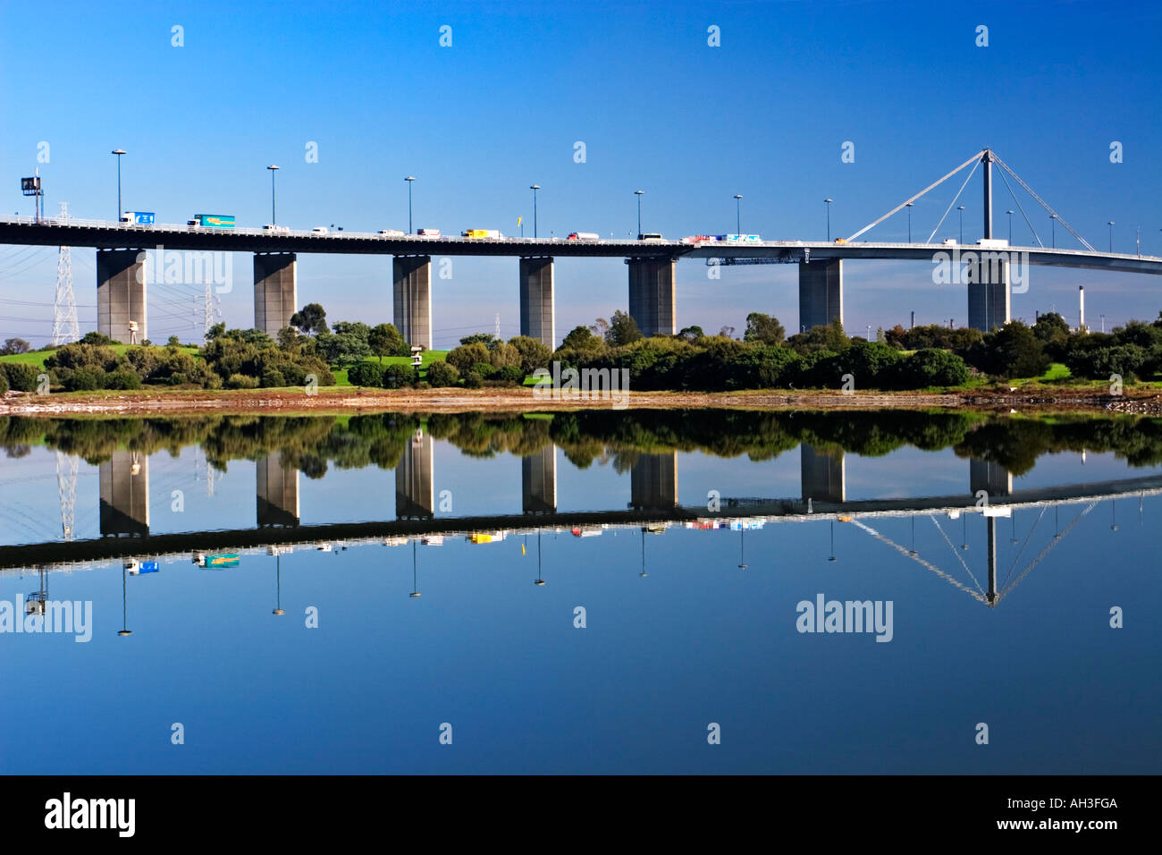 Melbourne Bridges / The Westgate Bridge is one of Melbourne`s major ...