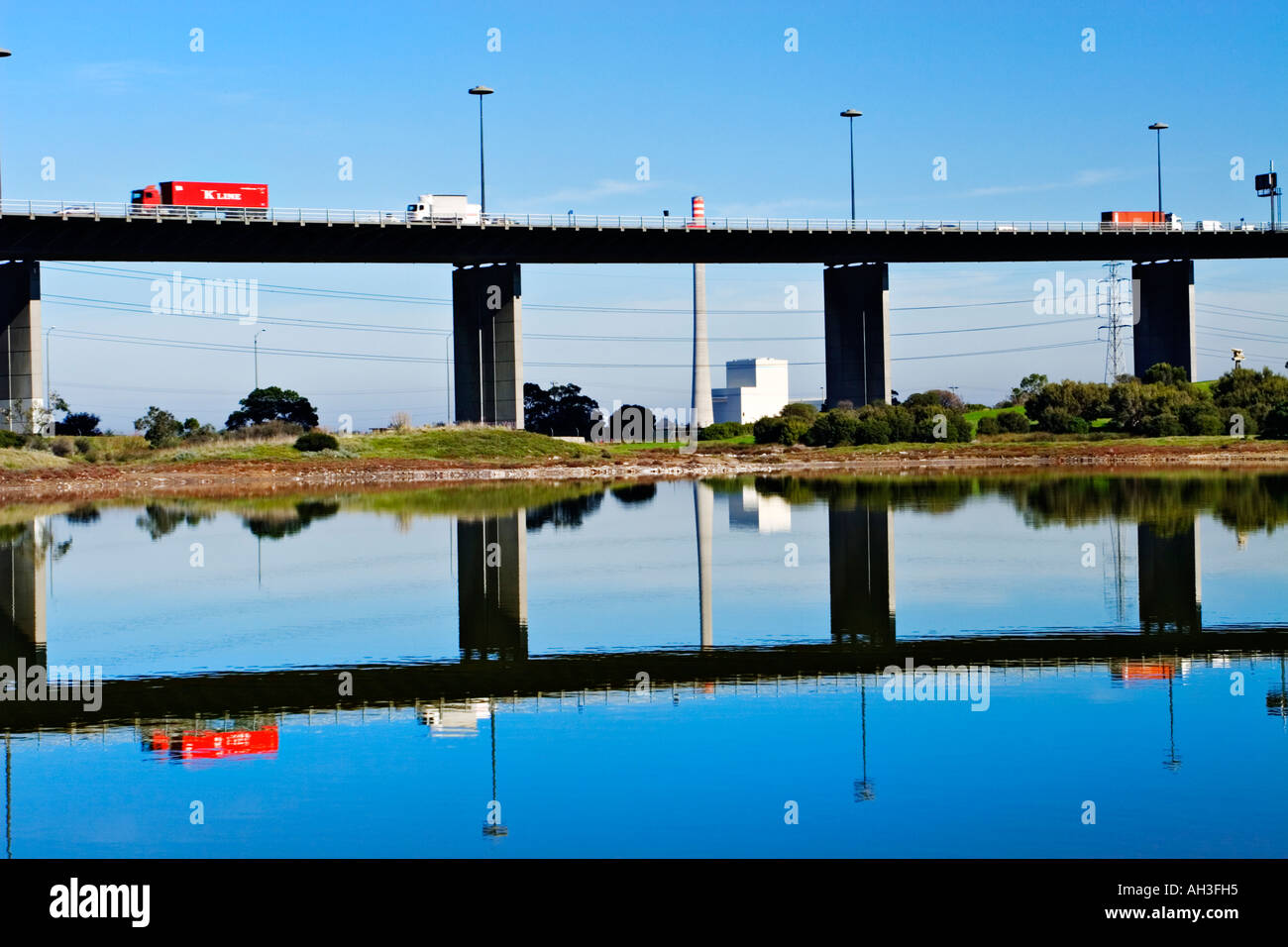 Melbourne Bridges / The Westgate Bridge is one of Melbourne`s major ...