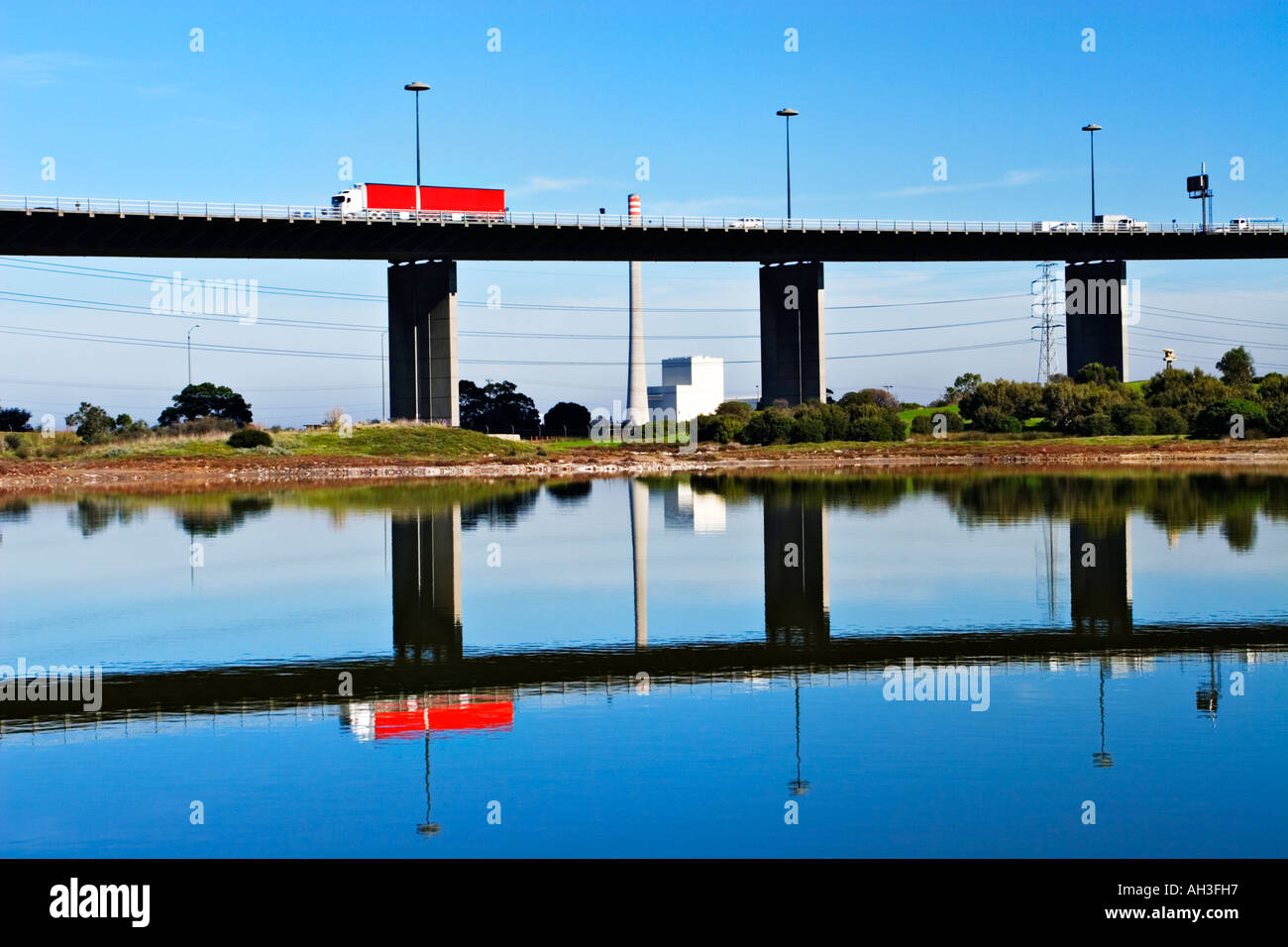 Melbourne Bridges / The Westgate Bridge is one of Melbourne`s major ...