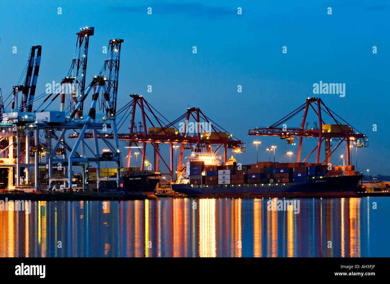Shipping Industry / Container Ships berthed in the Port of Melbourne ...