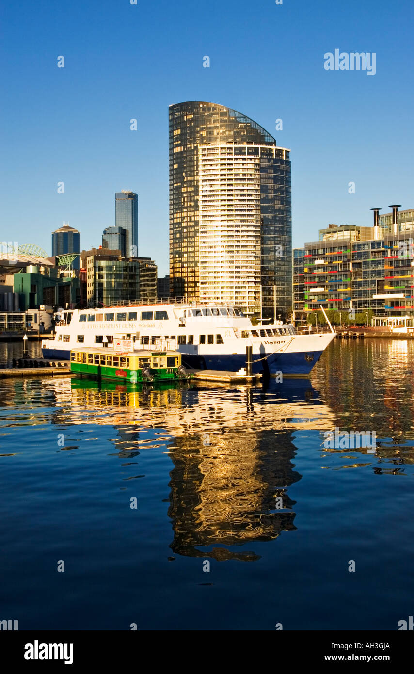 Melbourne Docklands / The Melbourne Skyline as seen from Victoria ...