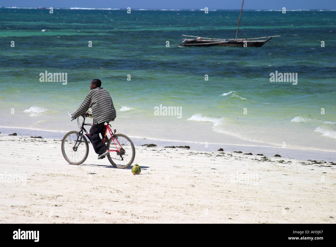 Bamburi beach hi-res stock photography and images - Alamy