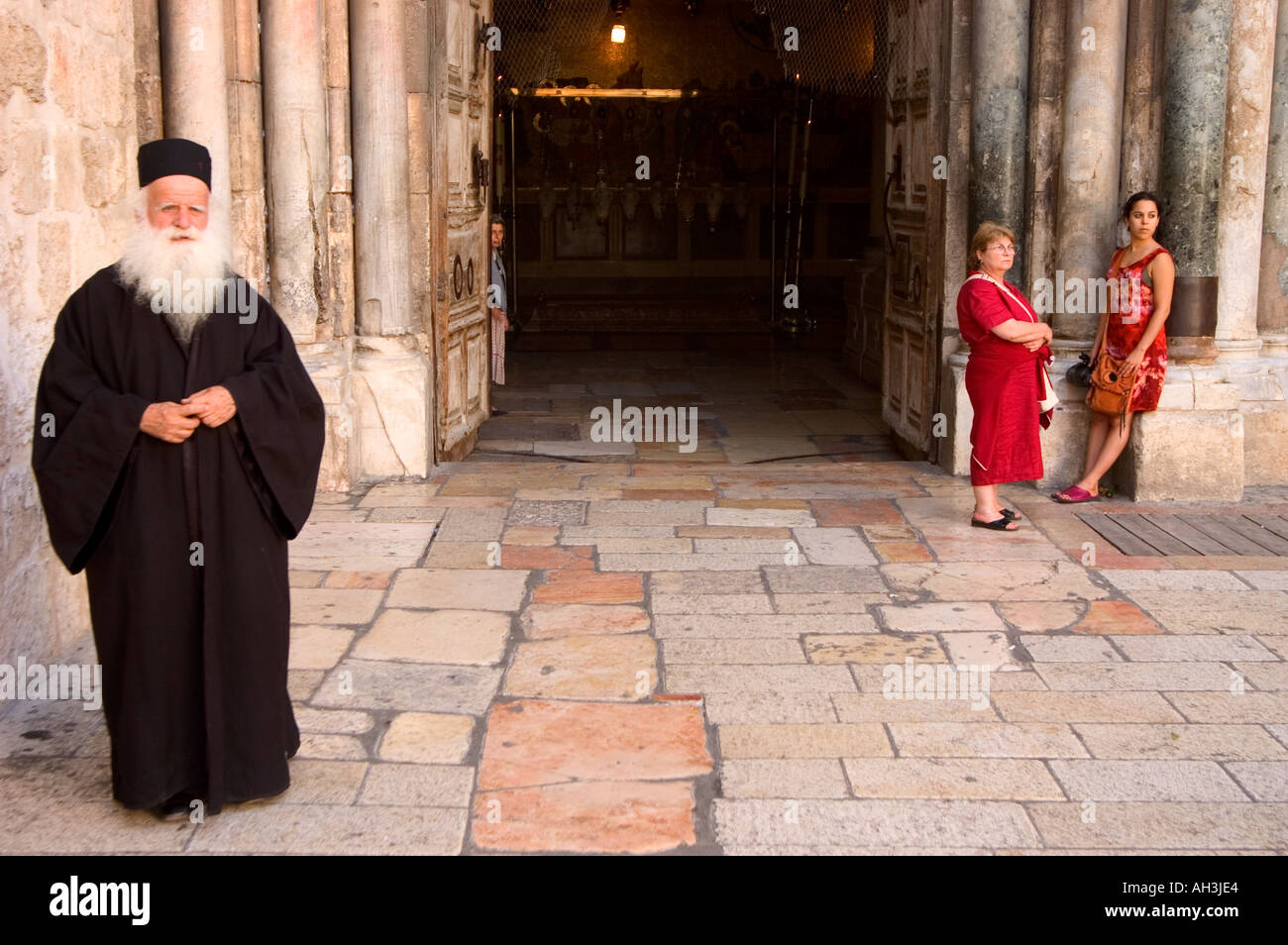 orthodox priest Church of the Holy Sepulchre Old Walled City Jerusalem ...