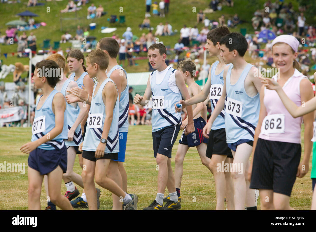 Runner's feet as they start the race hi-res stock photography and ...