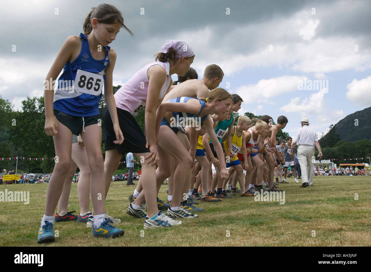 Starting line race children hi-res stock photography and images - Alamy