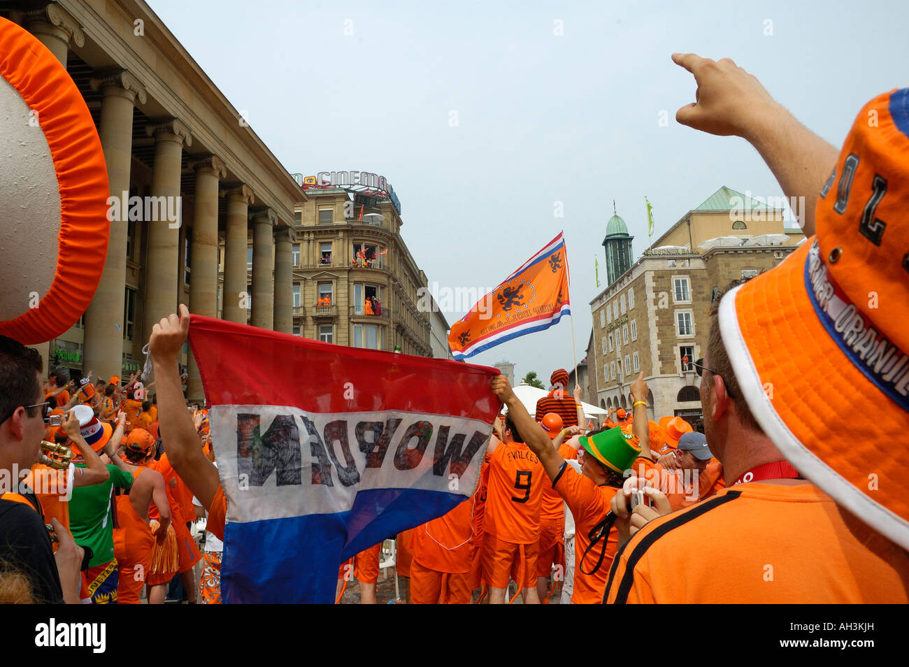Football fans from Holland in Stuttgart, Germany (WM 2006 Stock Photo ...
