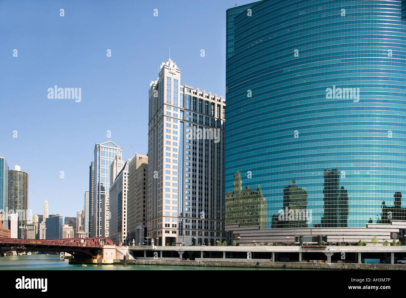 LOOP SKYLINE CHICAGO RIVER CHICAGO ILLINOIS USA Stock Photo - Alamy