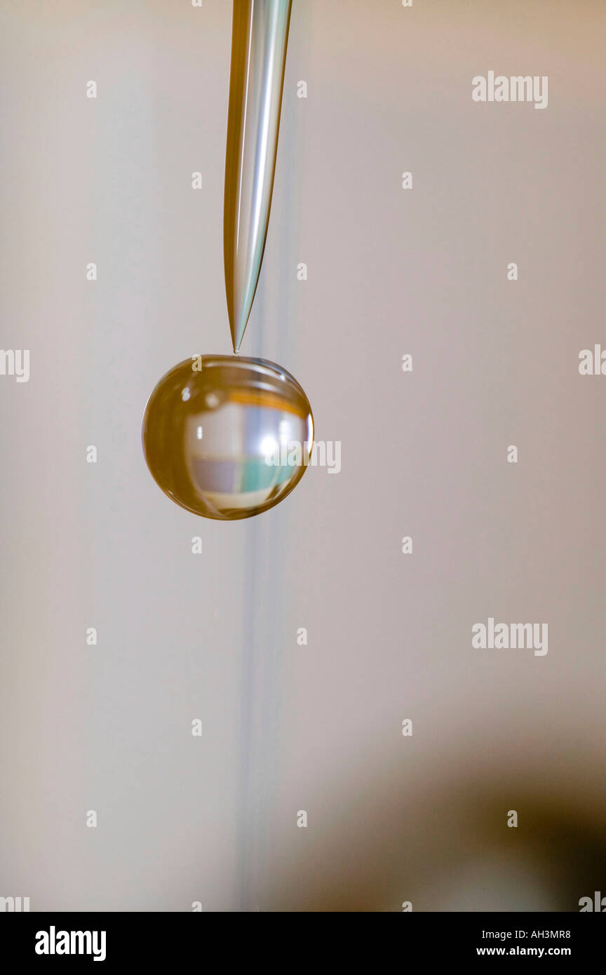 falling water droplets Stock Photo - Alamy