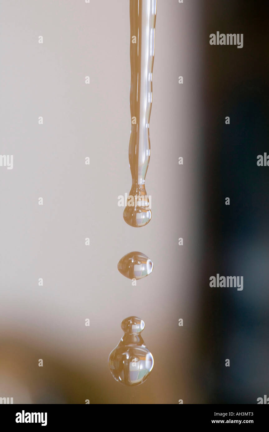 falling water droplets Stock Photo - Alamy