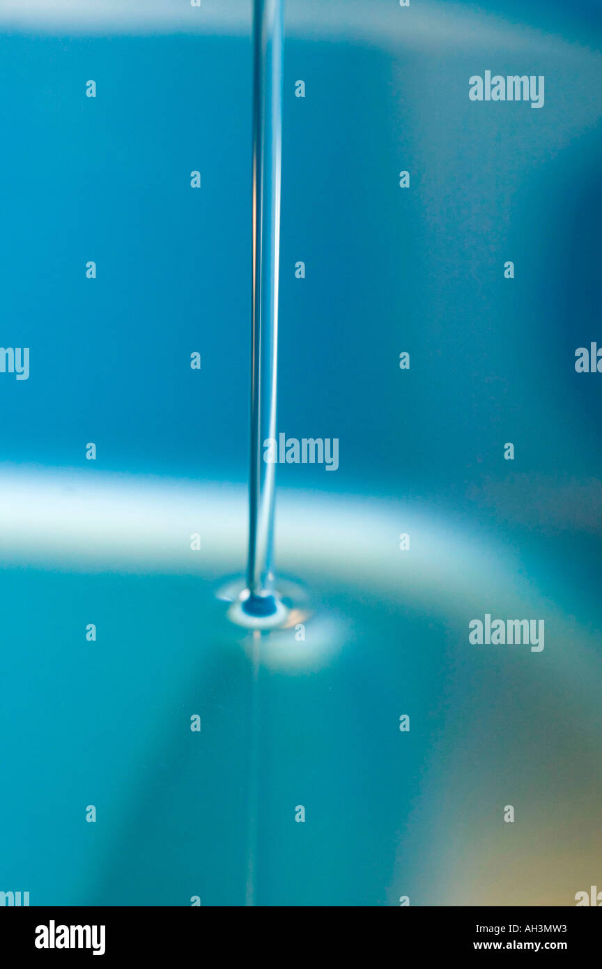 Rebound water drop hi-res stock photography and images - Alamy