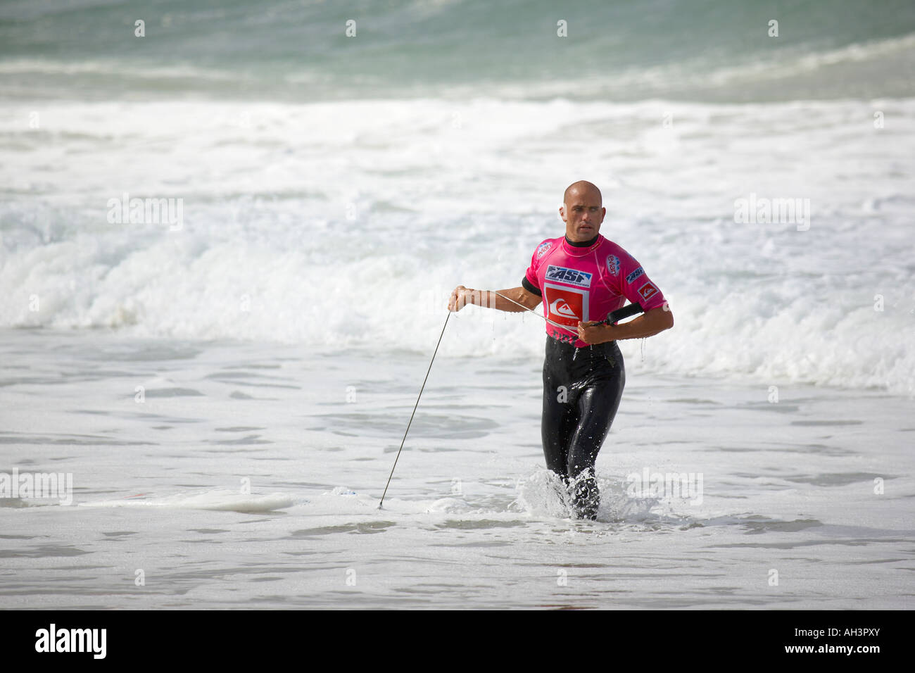 Pro surfer kelly slater surfing hi-res stock photography and images - Alamy