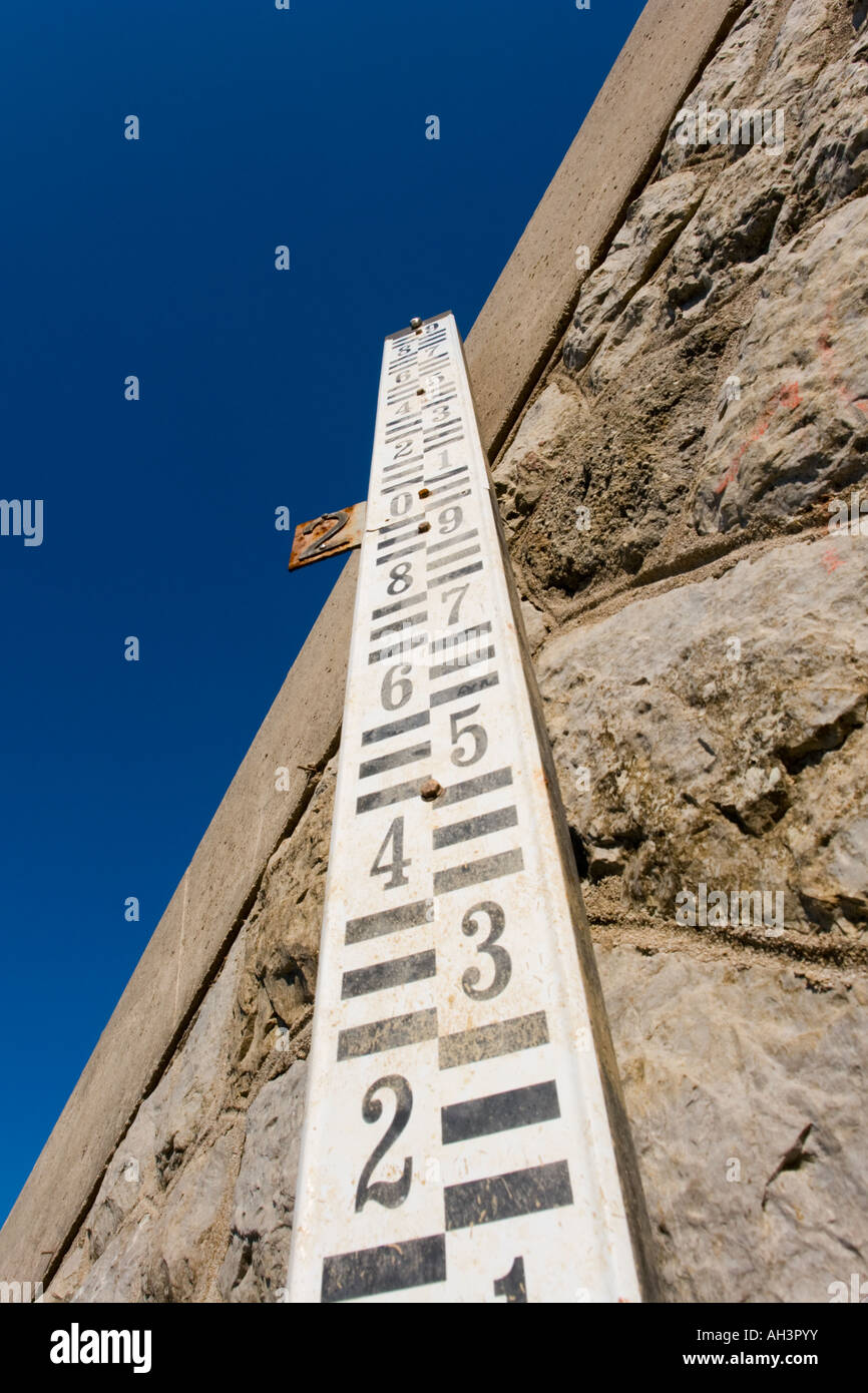 Depth scale tide hi-res stock photography and images - Alamy