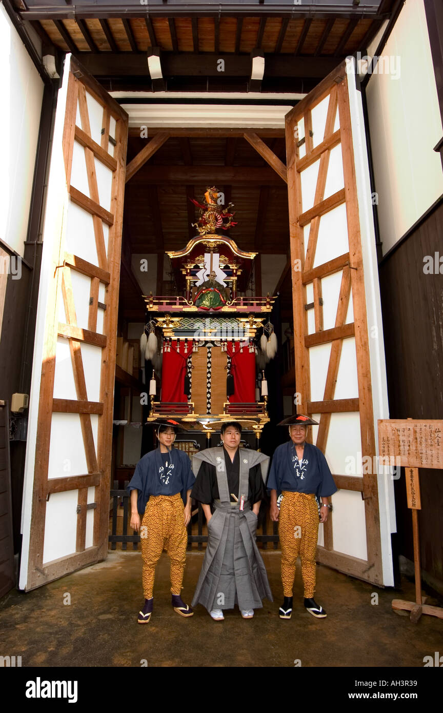 festival procession floats Takayama Spring Festival Takayama Gifu ...